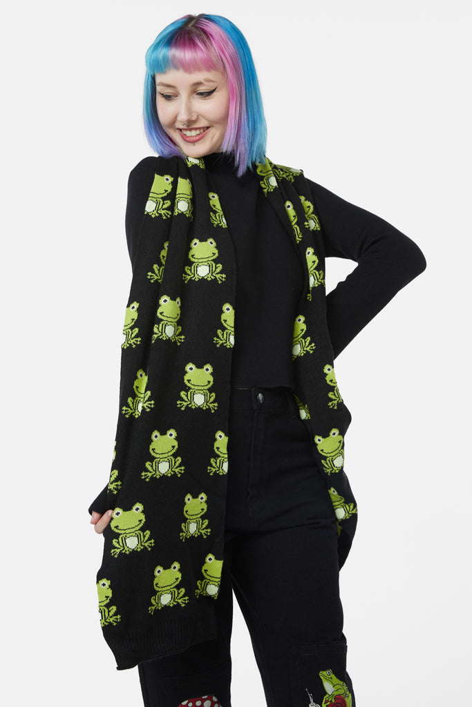 Frog Scarf – Dangerfield